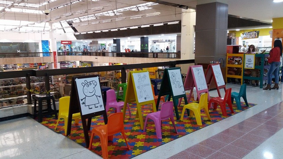 CC Cafam Floresta – Bogota – Mundo de Colores